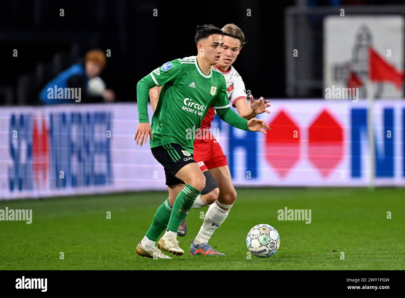 UTRECHT - (l-r) Eliano Reijnders of PEC Zwolle, Niklas Vesterlund of FC ...