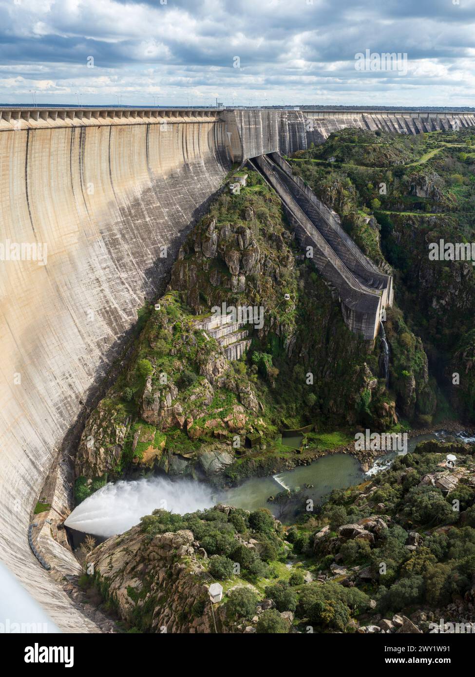 Almendra reservoir dam hydraulic works, Spain Stock Photo - Alamy
