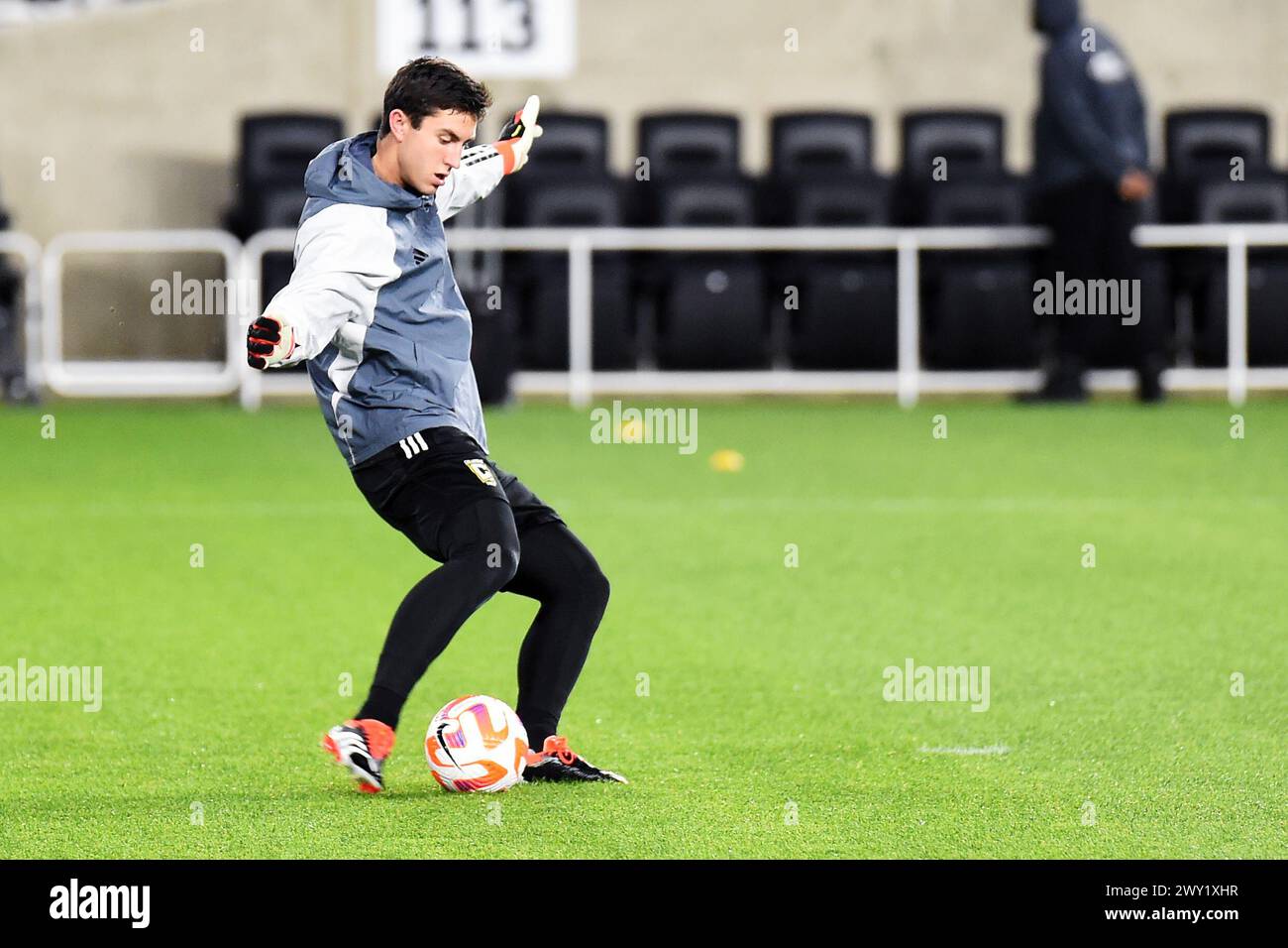 Columbus, Ohio, USA. 2nd Apr, 2024. Columbus Crew goalkeeper Patrick ...
