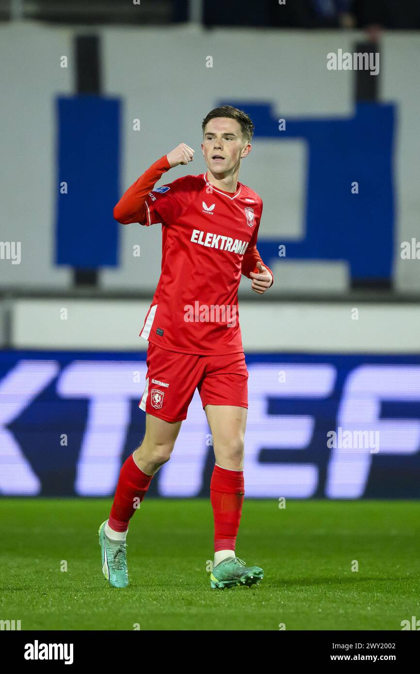 HEERENVEEN - Daan Rots of FC Twente celebrates his goal during the ...