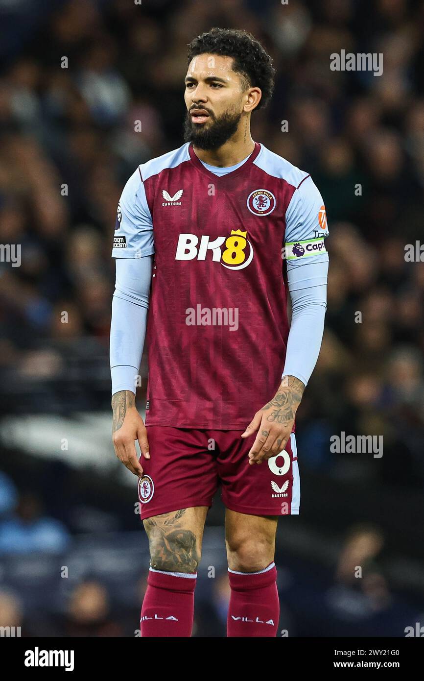 Douglas Luiz of Aston Villa during the Premier League match Manchester ...