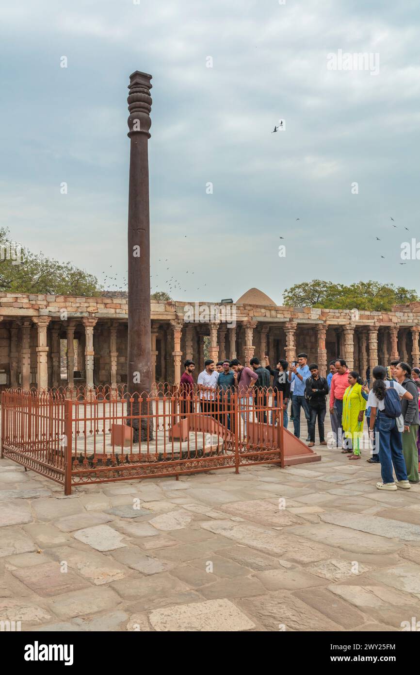 Iron pillar of Delhi, Qutb Minar complex, New Delhi, India Stock Photo ...