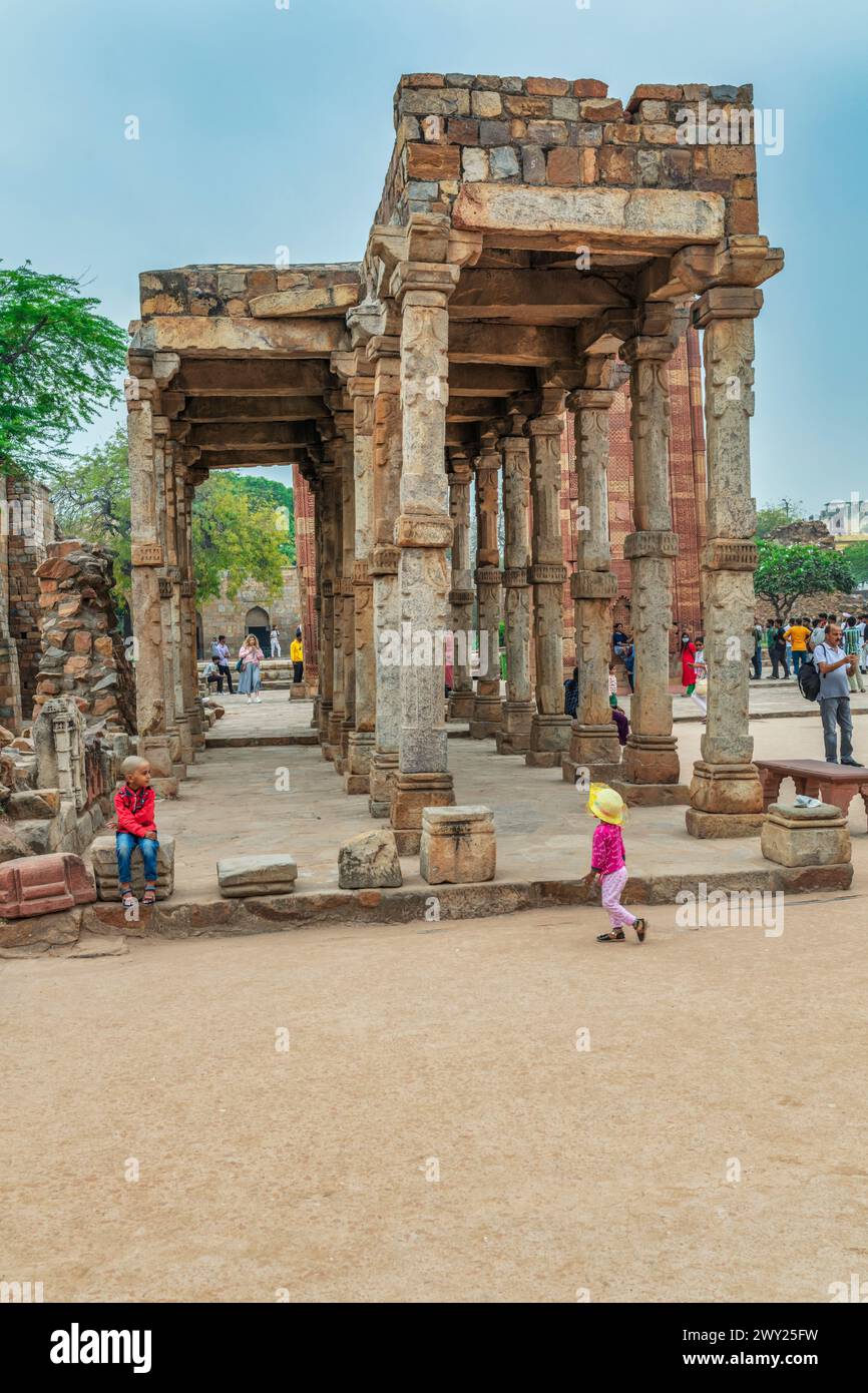 13th century qutub minar complex hi-res stock photography and images ...