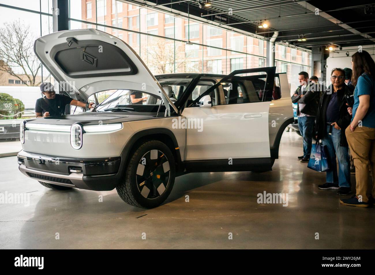 Fans of Rivian electric vehicles in awe of a prototype of the Rivian R2 ...