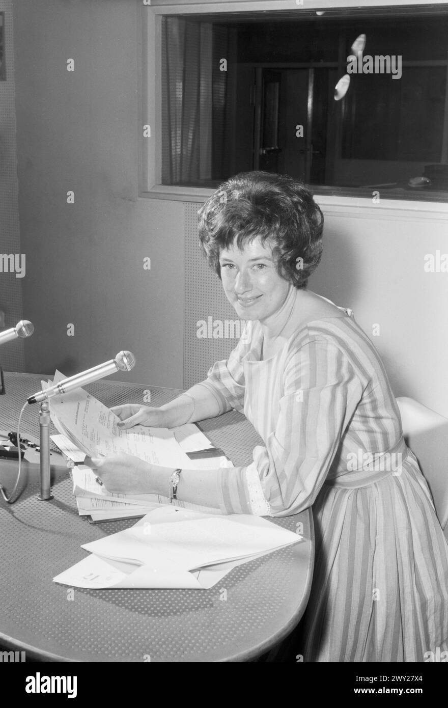 Radio mikrofon Black and White Stock Photos & Images - Alamy