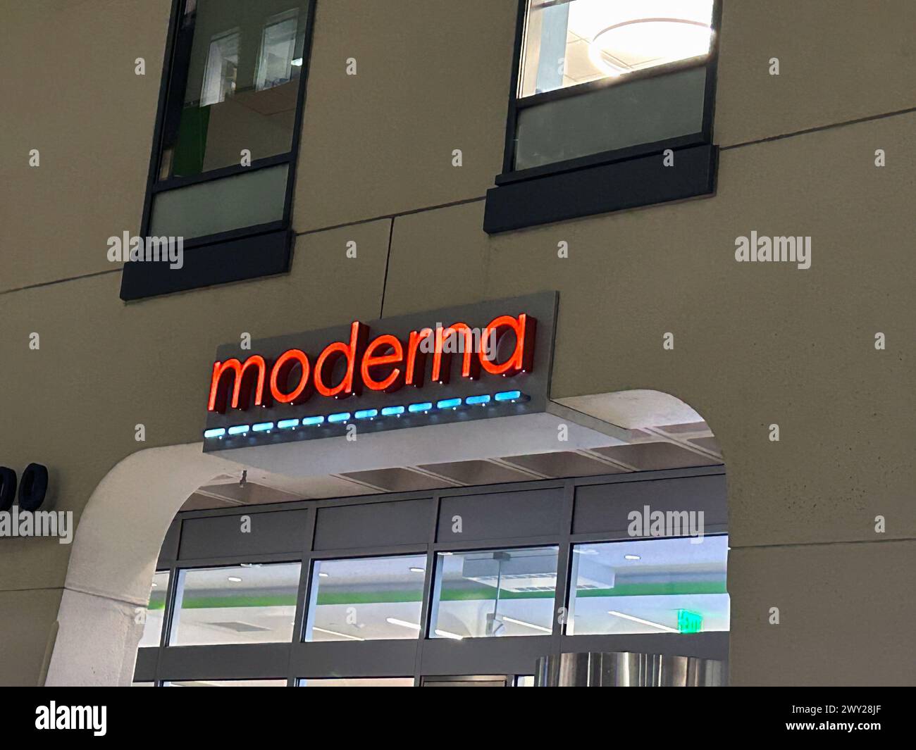 Cambridge massachusetts moderna hi-res stock photography and images - Alamy