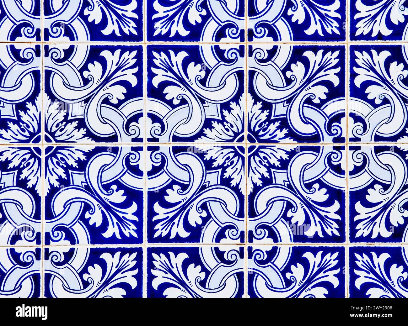 Patterned tiles hi-res stock photography and images - Alamy