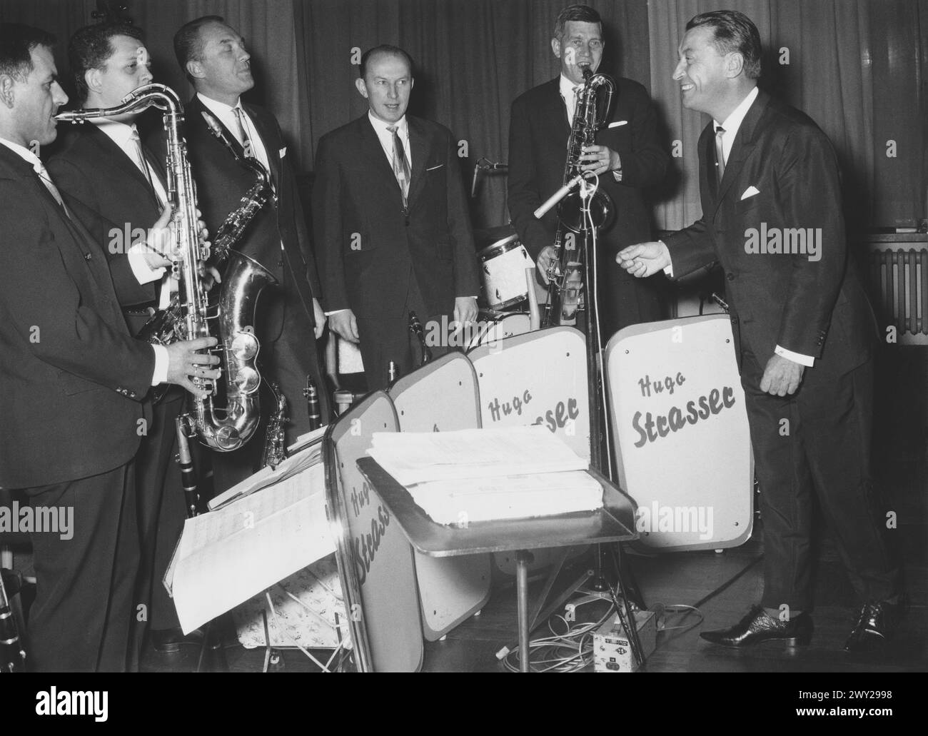 1960s band stage audience Black and White Stock Photos & Images - Alamy