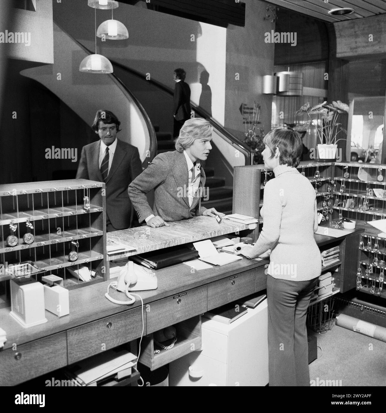 Rezeptionistin Black and White Stock Photos & Images - Alamy