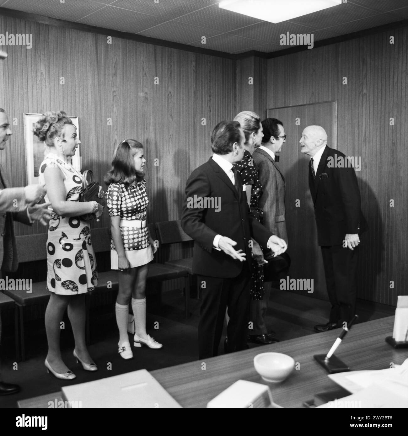 Nachbarn sind zum Ärgern da, Spielfilm, Deutschland 1970, Regie: Peter ...