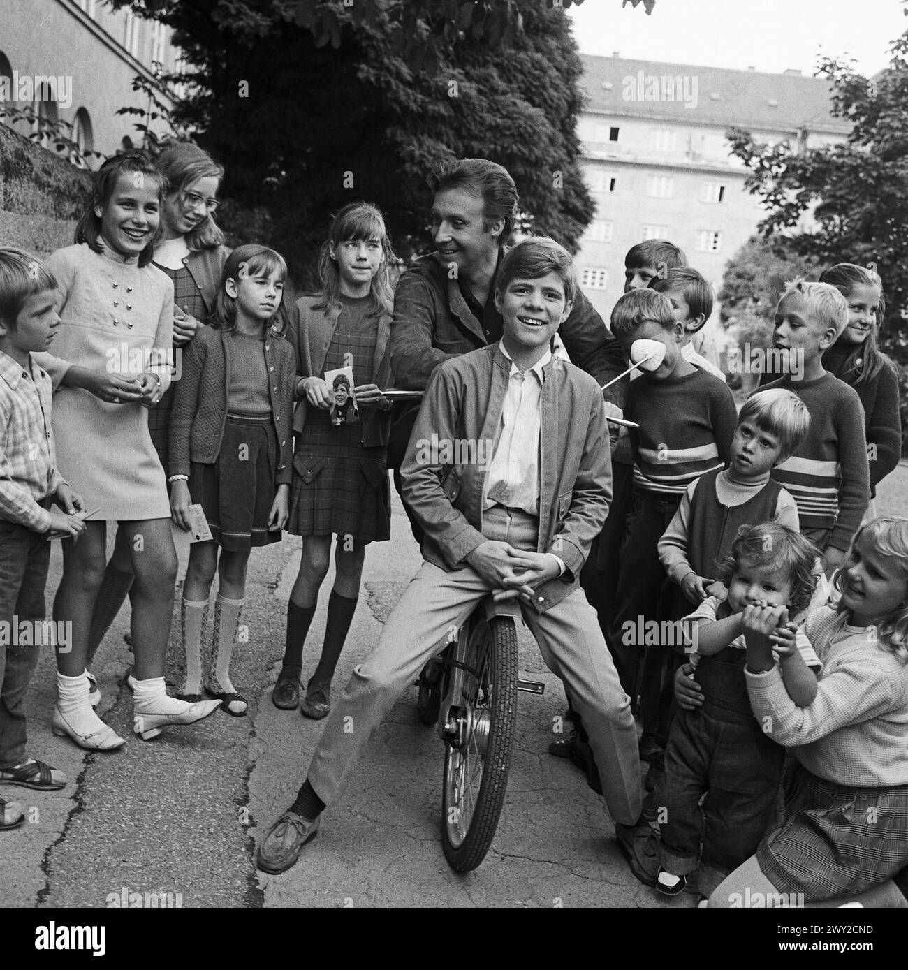 Hurra, die Schule brennt!, Spielfilm, Deutschland 1969, Regie: Werner ...