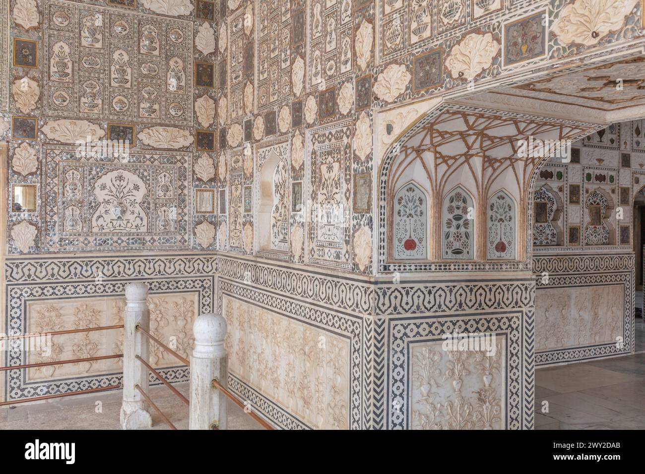 Sheesh Mahal interior, Amber Fort, Jaipur, Rajasthan, India Stock Photo ...