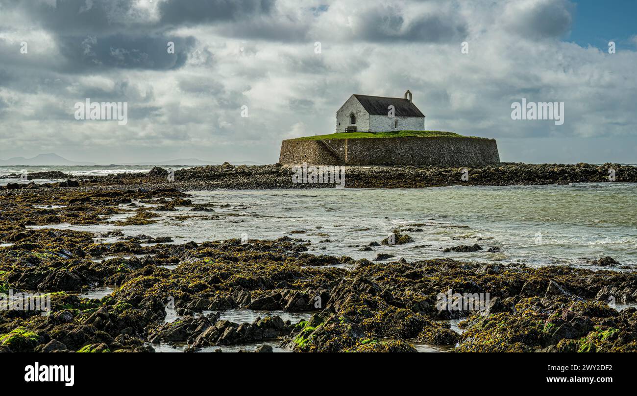 Eglwys cwyfan church hi-res stock photography and images - Alamy