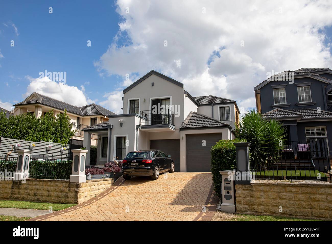 Double row houses hi-res stock photography and images - Alamy