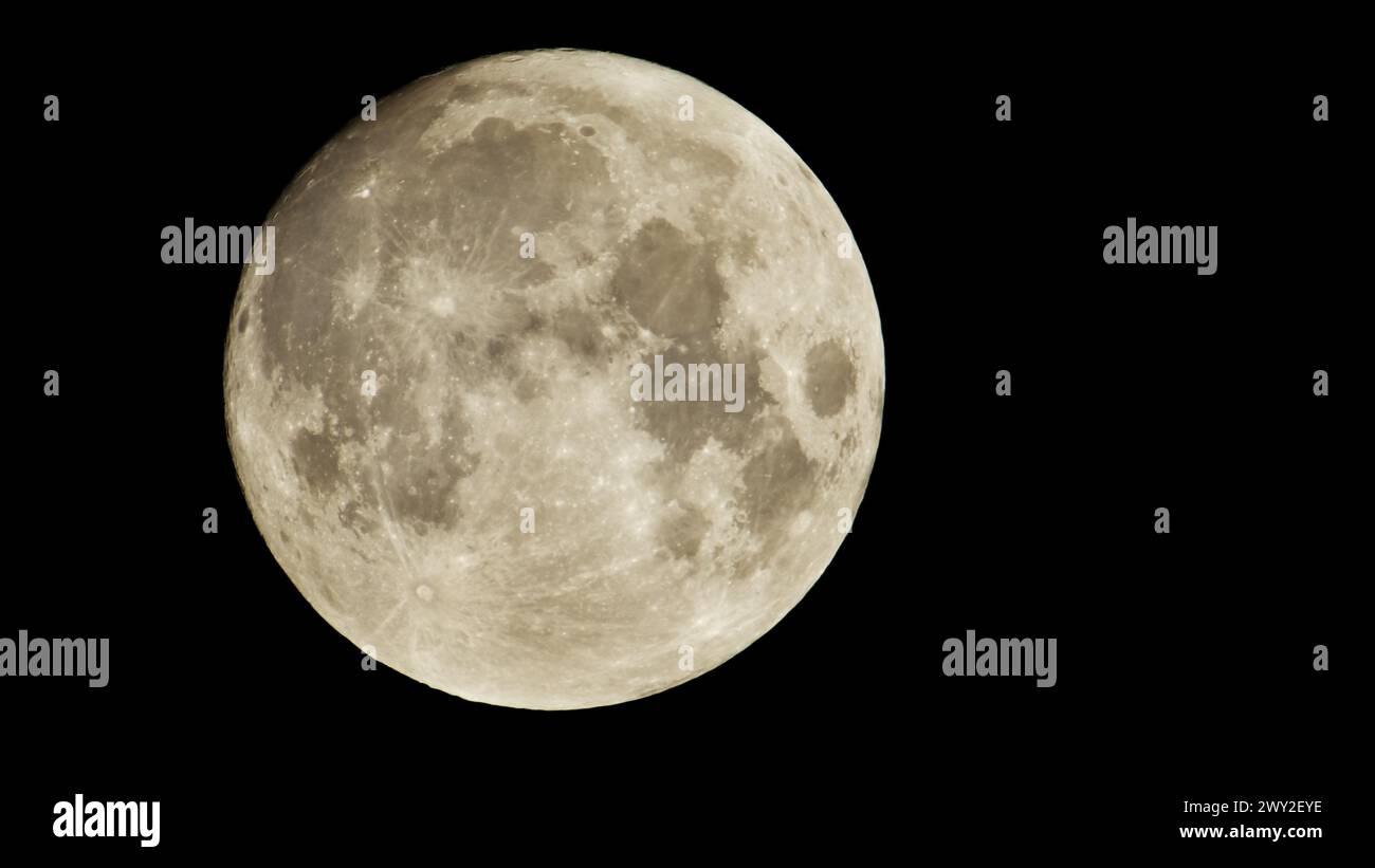 Full moon lunar phase hi-res stock photography and images - Alamy