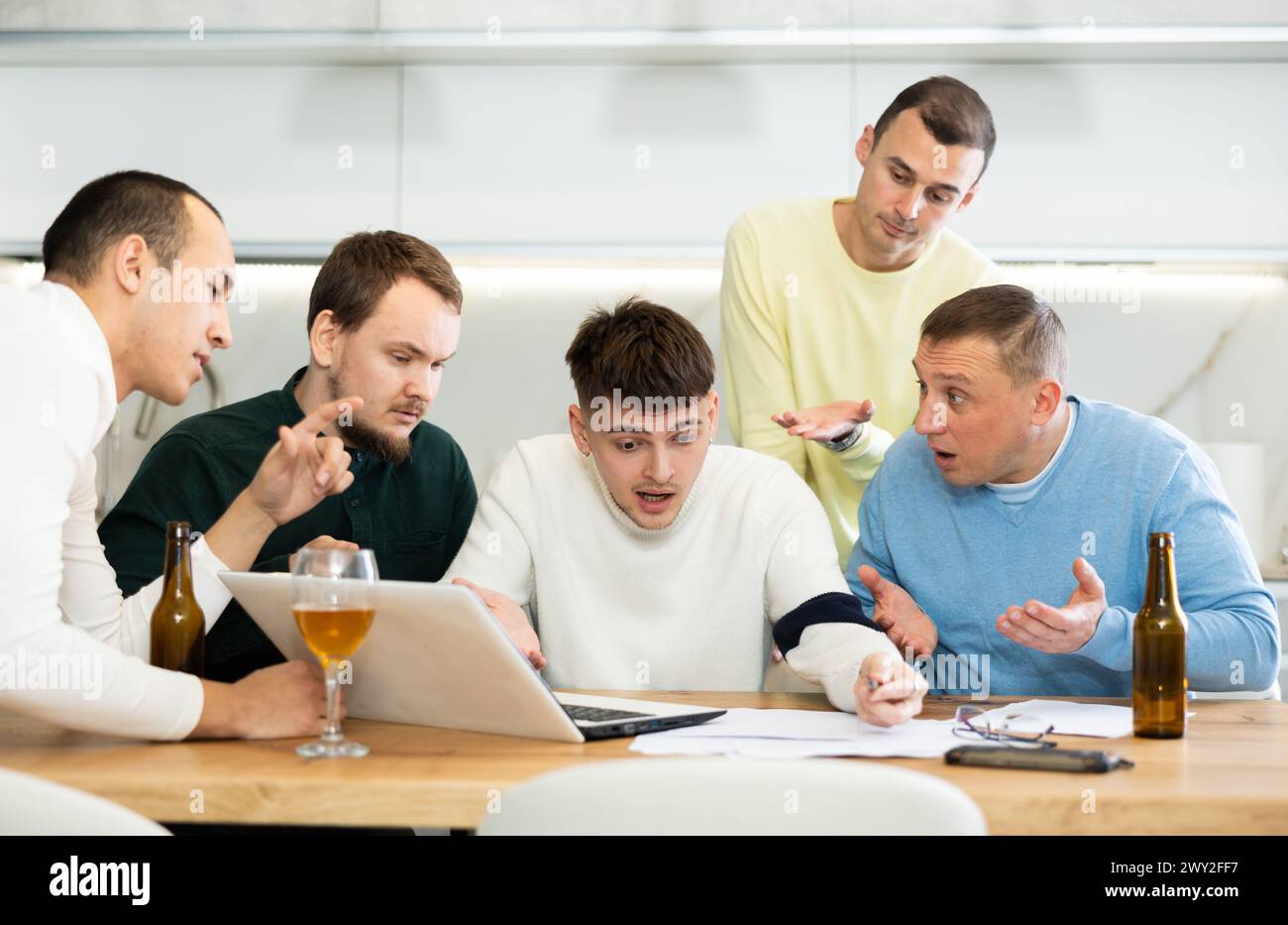 Empathy bonding asian hi-res stock photography and images - Alamy