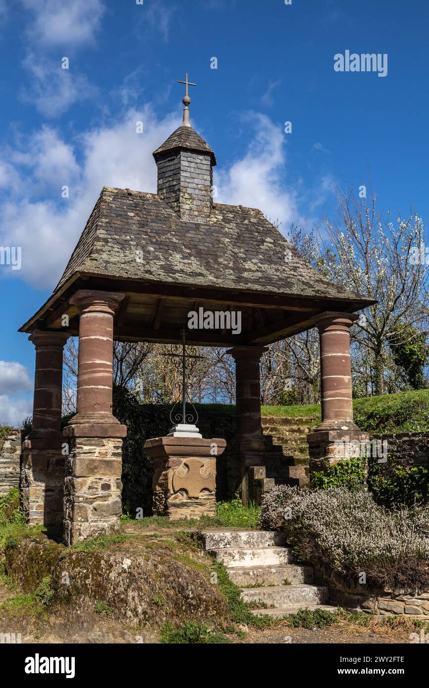 Les trois villages - Gauch - Vue du calvaire au printemps Stock Photo ...