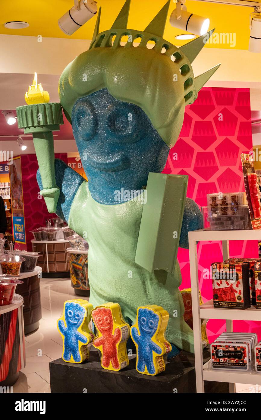 IT'SUGAR is a section on the mezzanine in Macy's Flagship Department ...