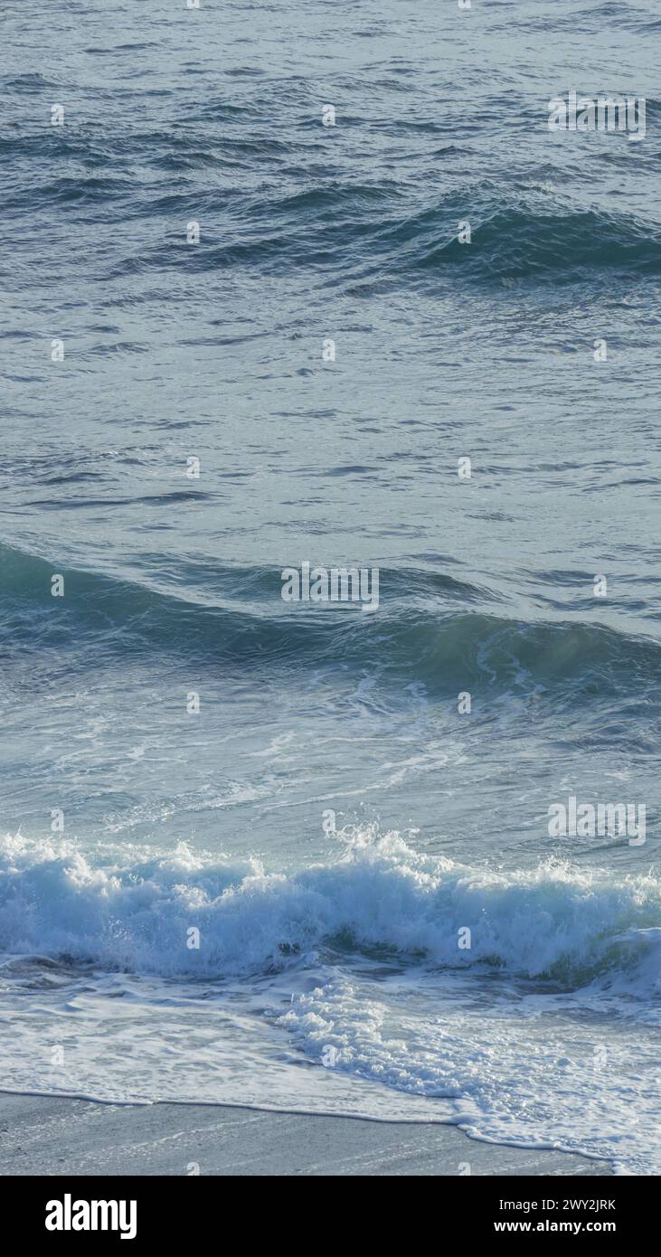 Waves aesthetic hi-res stock photography and images - Alamy
