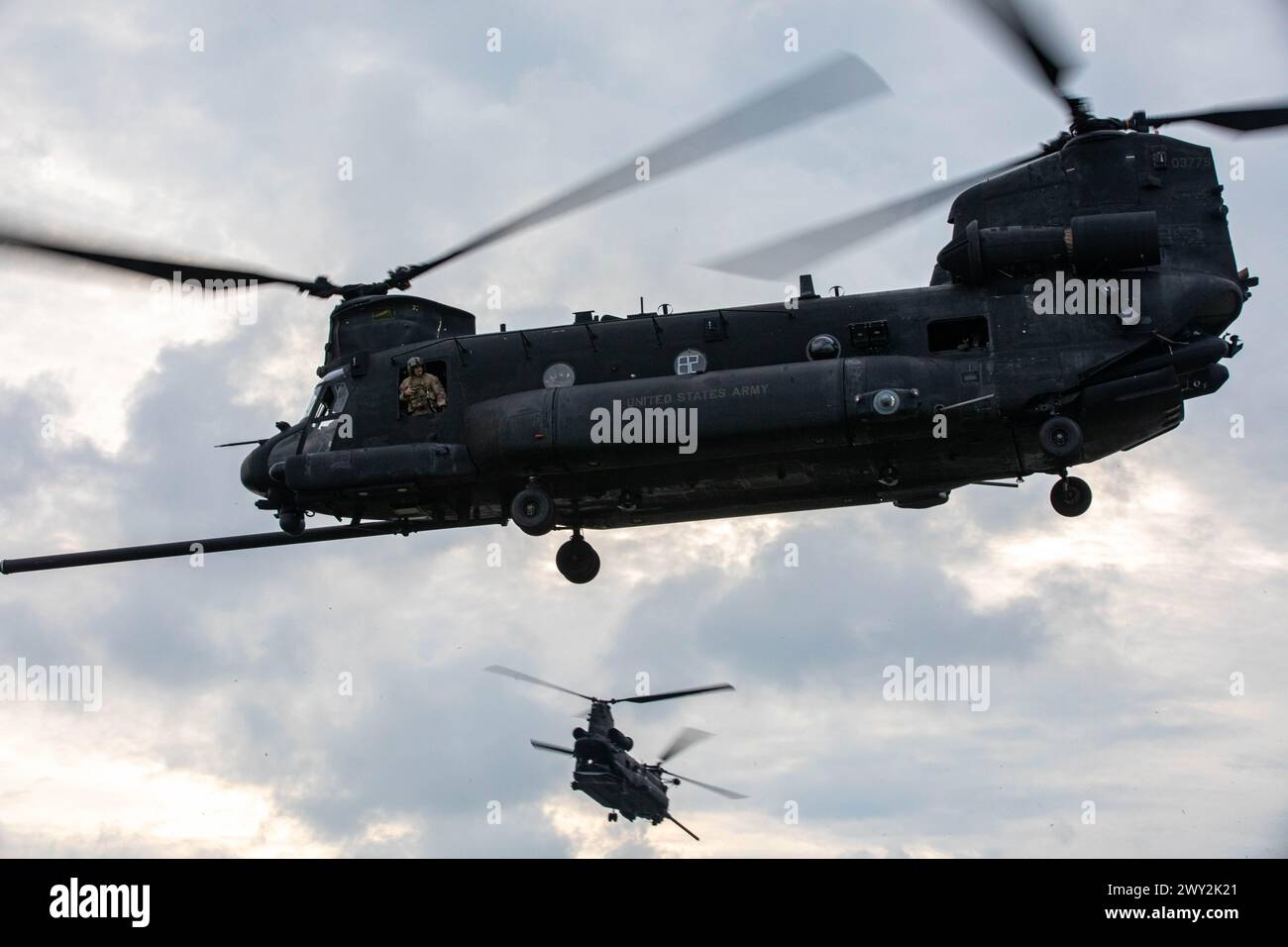 U.S. Army 160th Special Operations Aviation Regiment conducts MH-47 ...