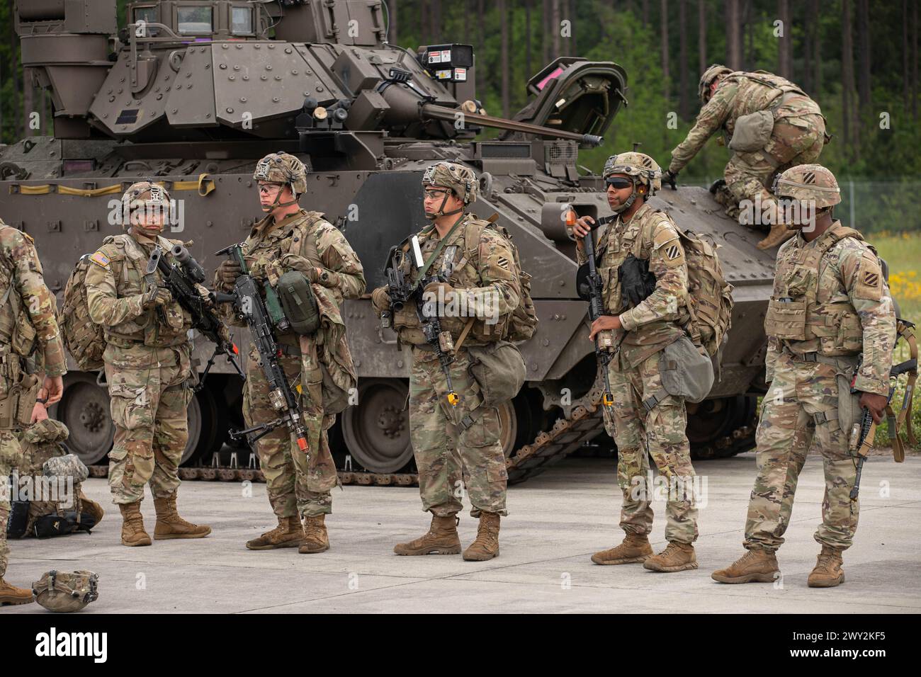 Soldiers with the 5th Squadron, 7th Cavalry Regiment, 1st Armored Brigade Combat Team (5-7 CAV ...