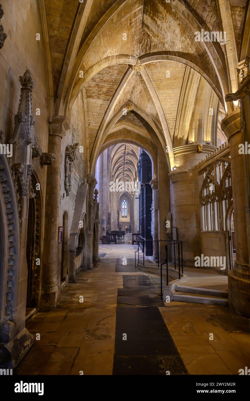 Abbey inside hi-res stock photography and images - Alamy