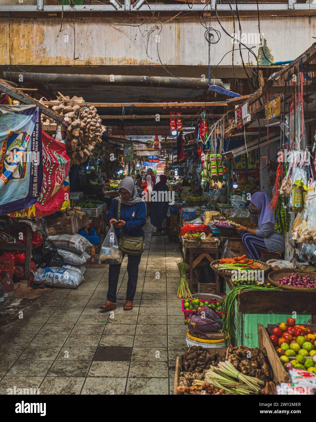 Indonesia market shop shopping building architecture hi-res stock ...