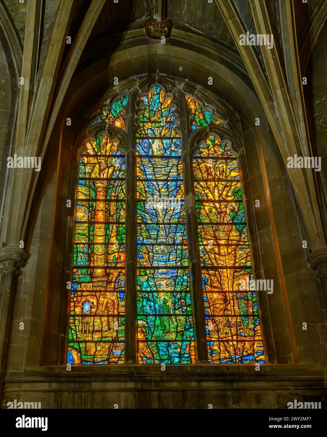 Medieval abbey interior hi-res stock photography and images - Alamy
