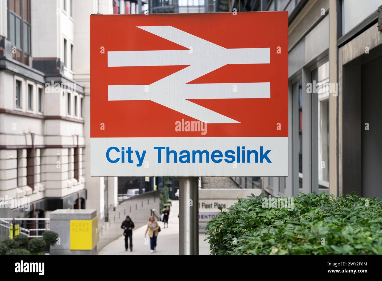 Logo thameslink train hi-res stock photography and images - Alamy