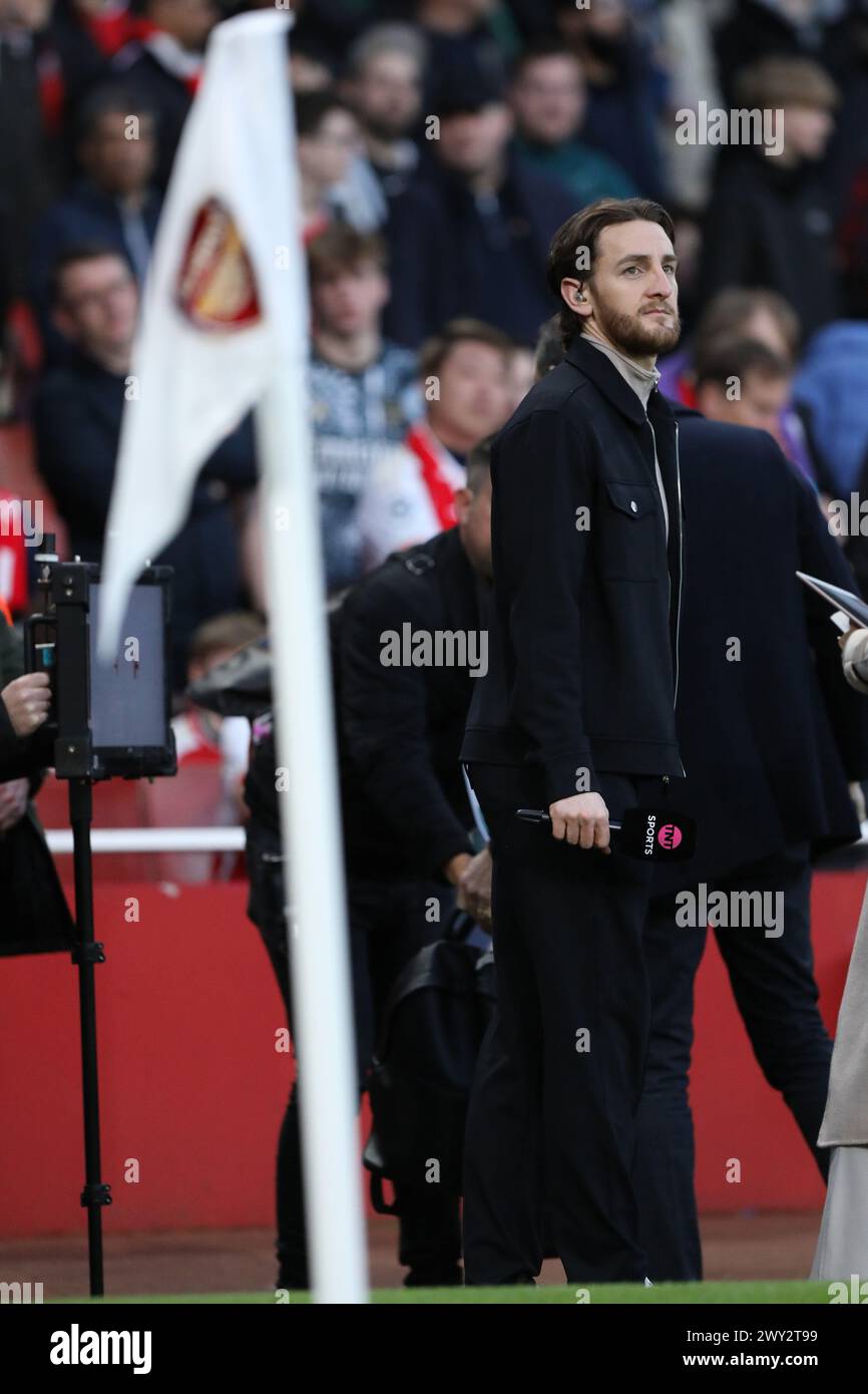 London, UK. 03rd Apr, 2024. Tom Lockyer of Luton Town working as a ...