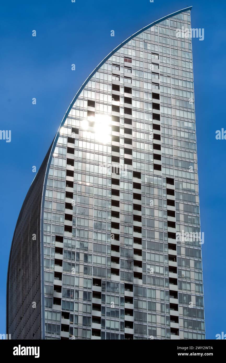 Sunlight reflection in the L Tower, Toronto, Canada Stock Photo - Alamy