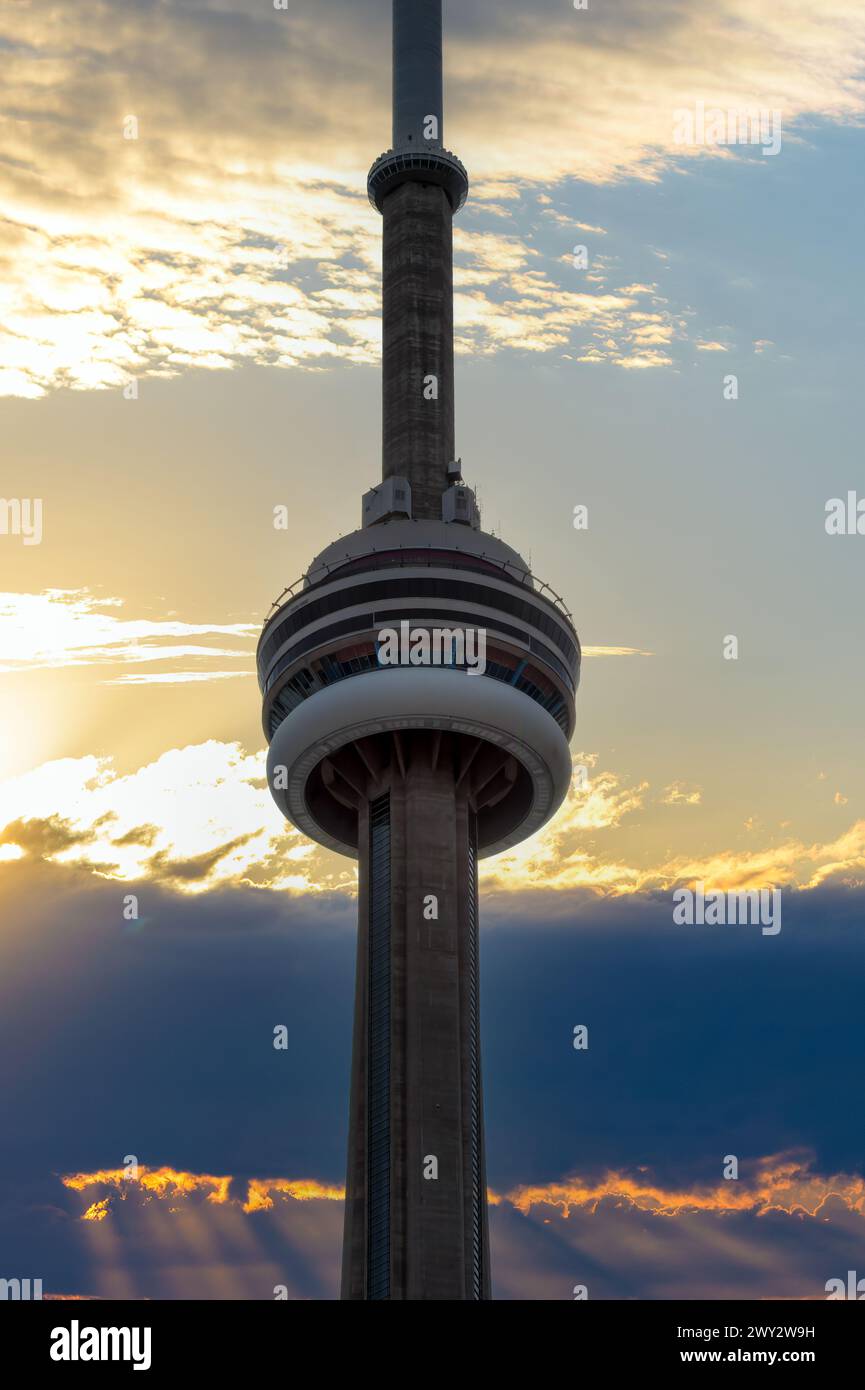 Building cn tower hi-res stock photography and images - Alamy