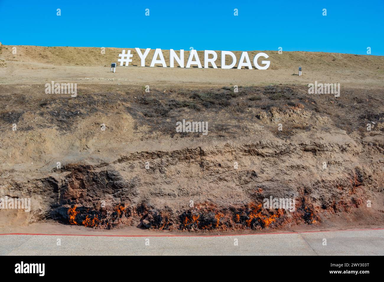 Yanar dag fire mountain hi-res stock photography and images - Alamy