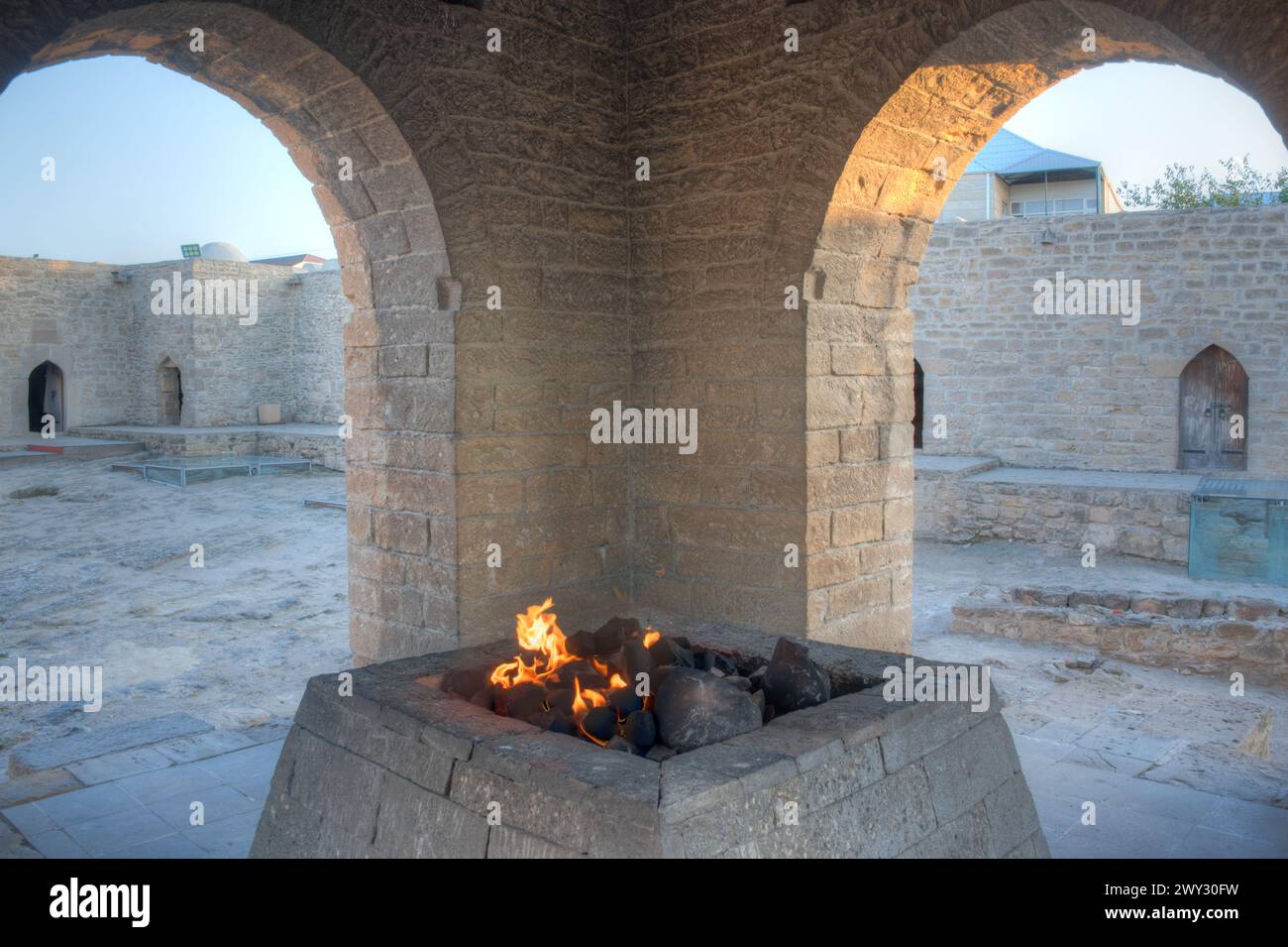 Zoroastrian ceremony hi-res stock photography and images - Alamy