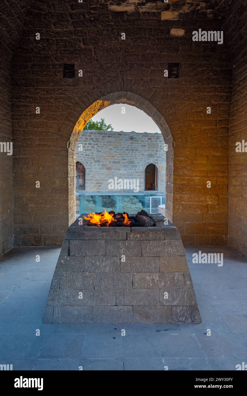 Zoroastrianism sacred fire ritual hi-res stock photography and images ...