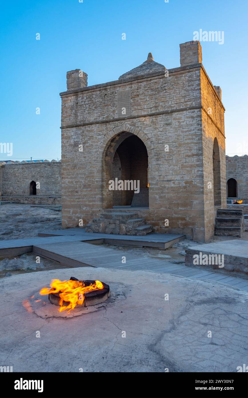 Zoroastrianism sacred fire ritual hi-res stock photography and images ...