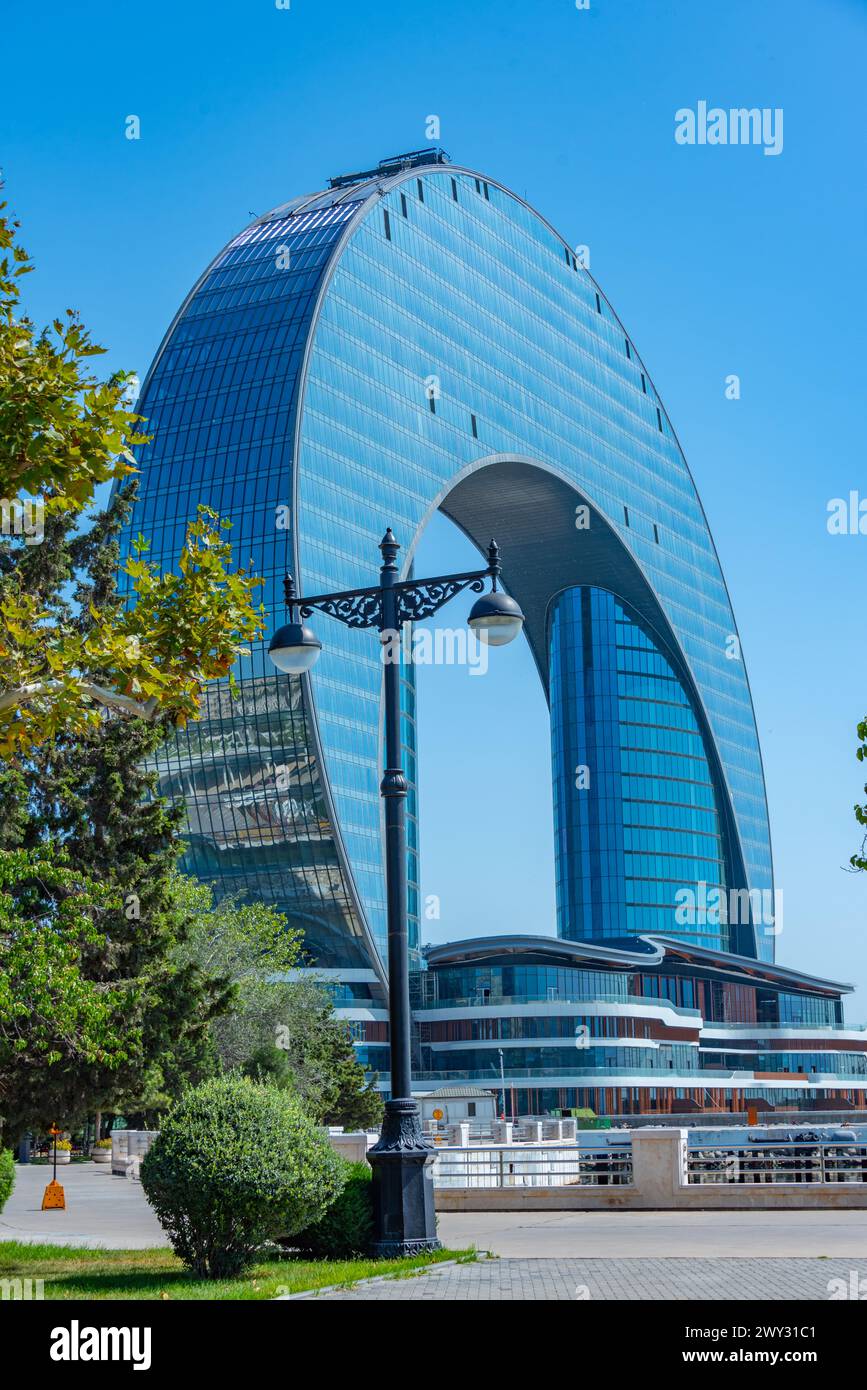 The crescent building at the waterfront of Baku, Azerbaijan Stock Photo ...
