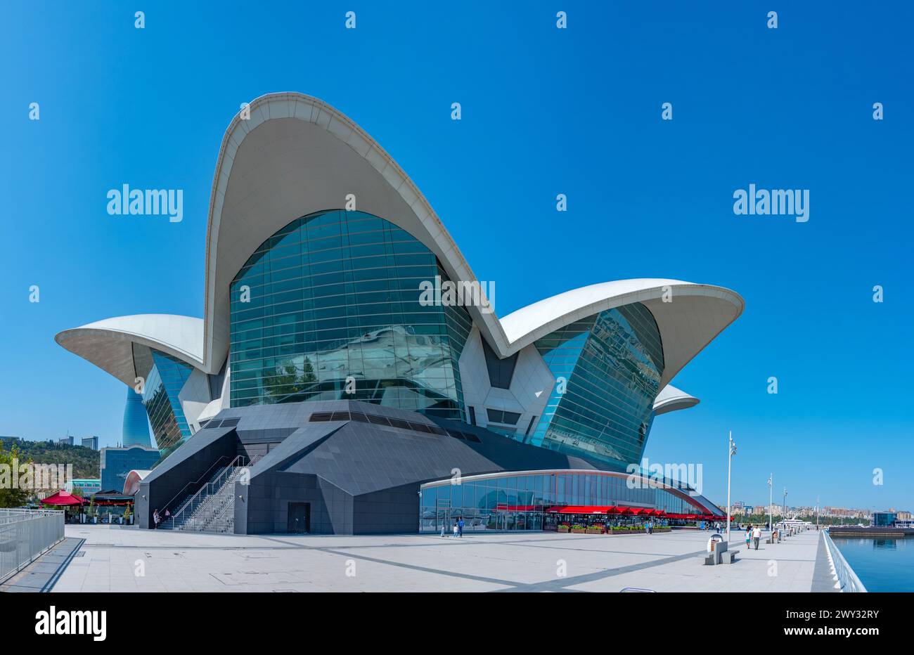 Baku azerbaijan deniz mall hi-res stock photography and images - Alamy