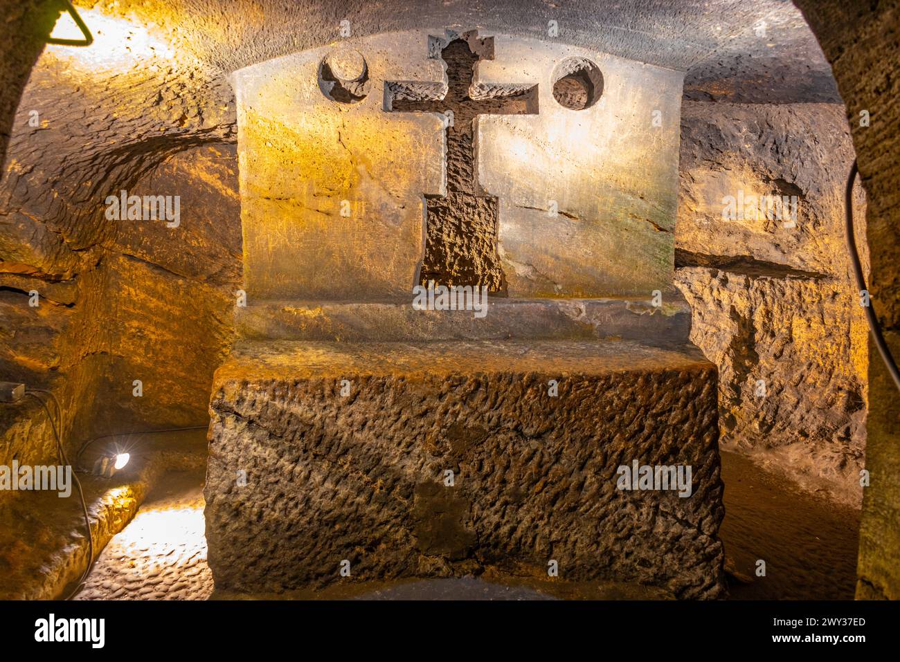 Christian worship catacombs hi-res stock photography and images - Alamy