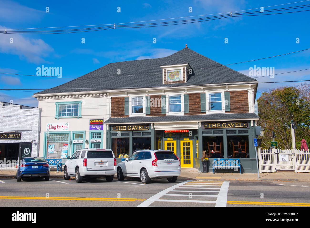Historic commercial building at Town Common in historic town center of ...