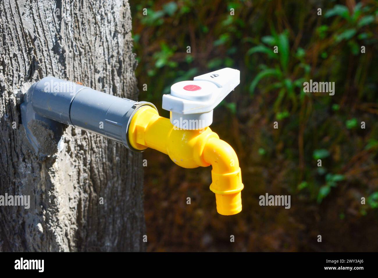 Yellow white pipe earth hi-res stock photography and images - Alamy