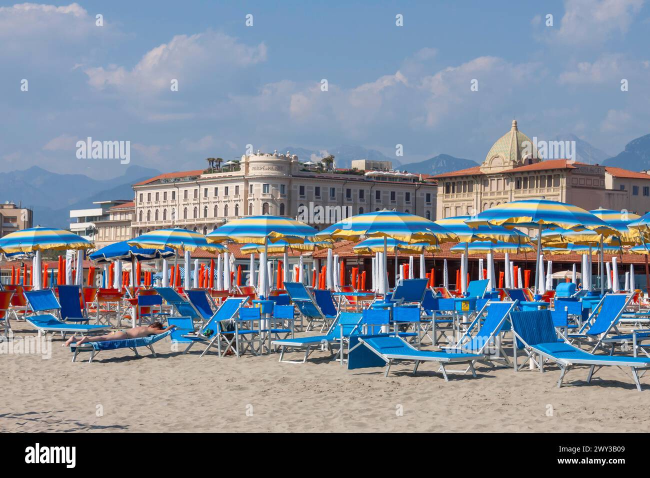 Viareggio italy beach hi-res stock photography and images - Alamy