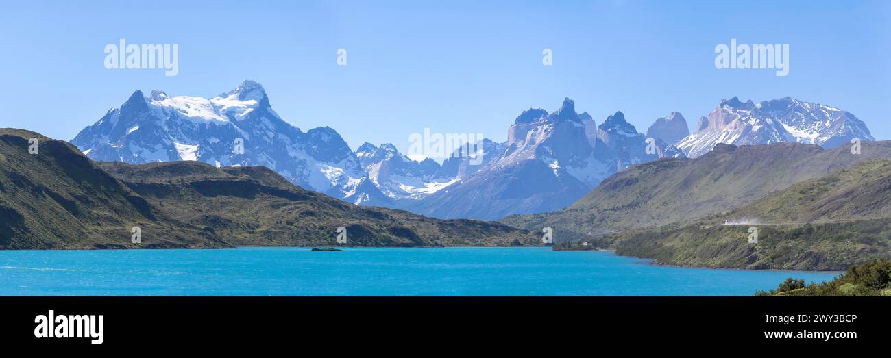 Panorama, Lago Pehoe, behind it the Andes, Torres del Paine National ...