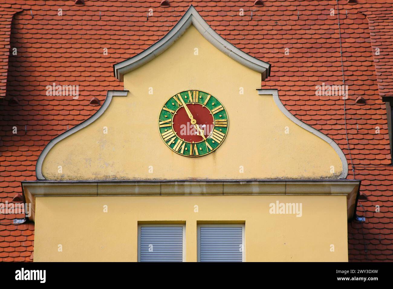 15th century clock hi-res stock photography and images - Alamy