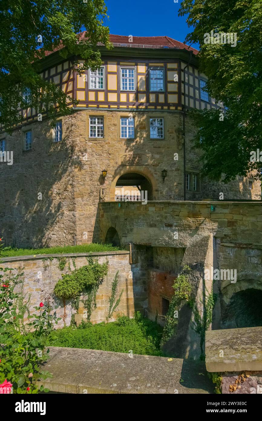 Access to the moated castle Sachsenheim, Grosssachsenheim Castle, former moated castle, archway ...