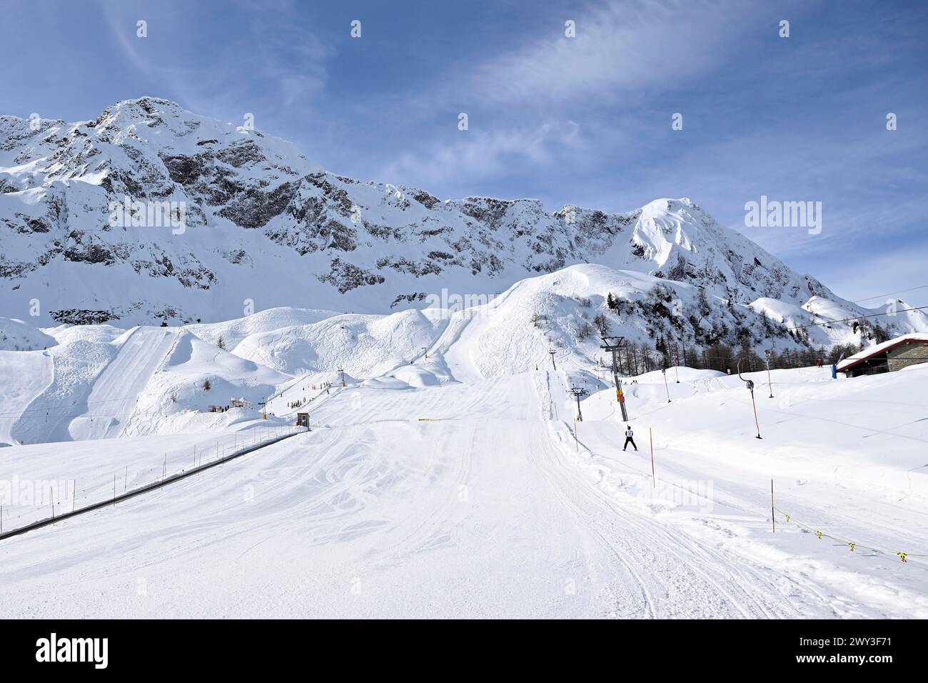 Airolo snow hi-res stock photography and images - Alamy