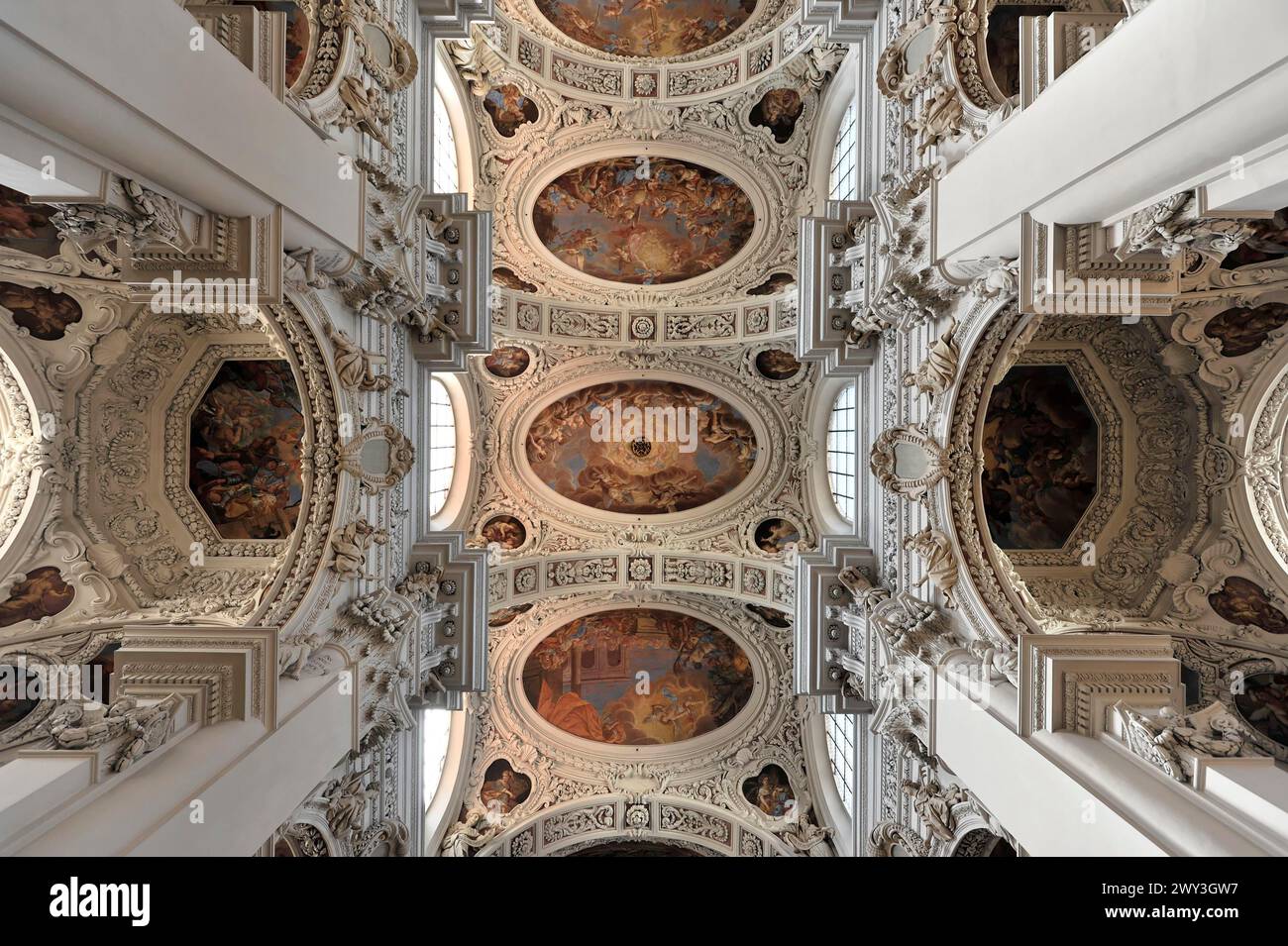 St Stephen's Cathedral, Passau, Symmetrical view of a baroque church ...