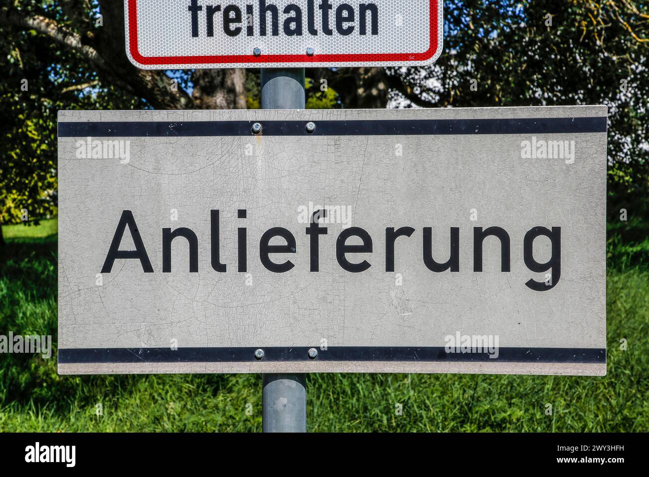 Detail sign, traffic sign, traffic sign, keep clear, information board ...