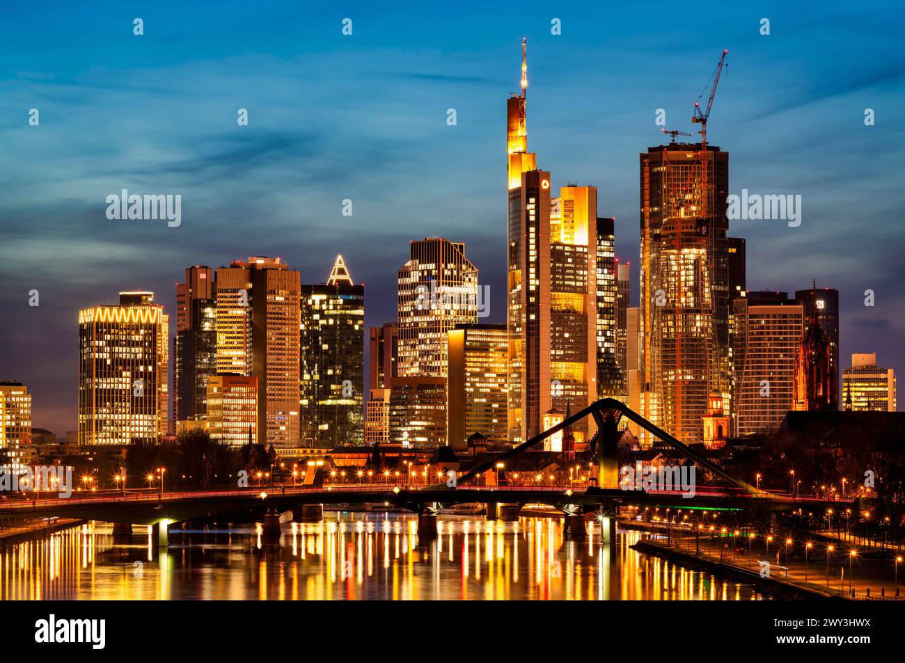 Twilight shot, skyline, banking district, financial district, Taunus ...