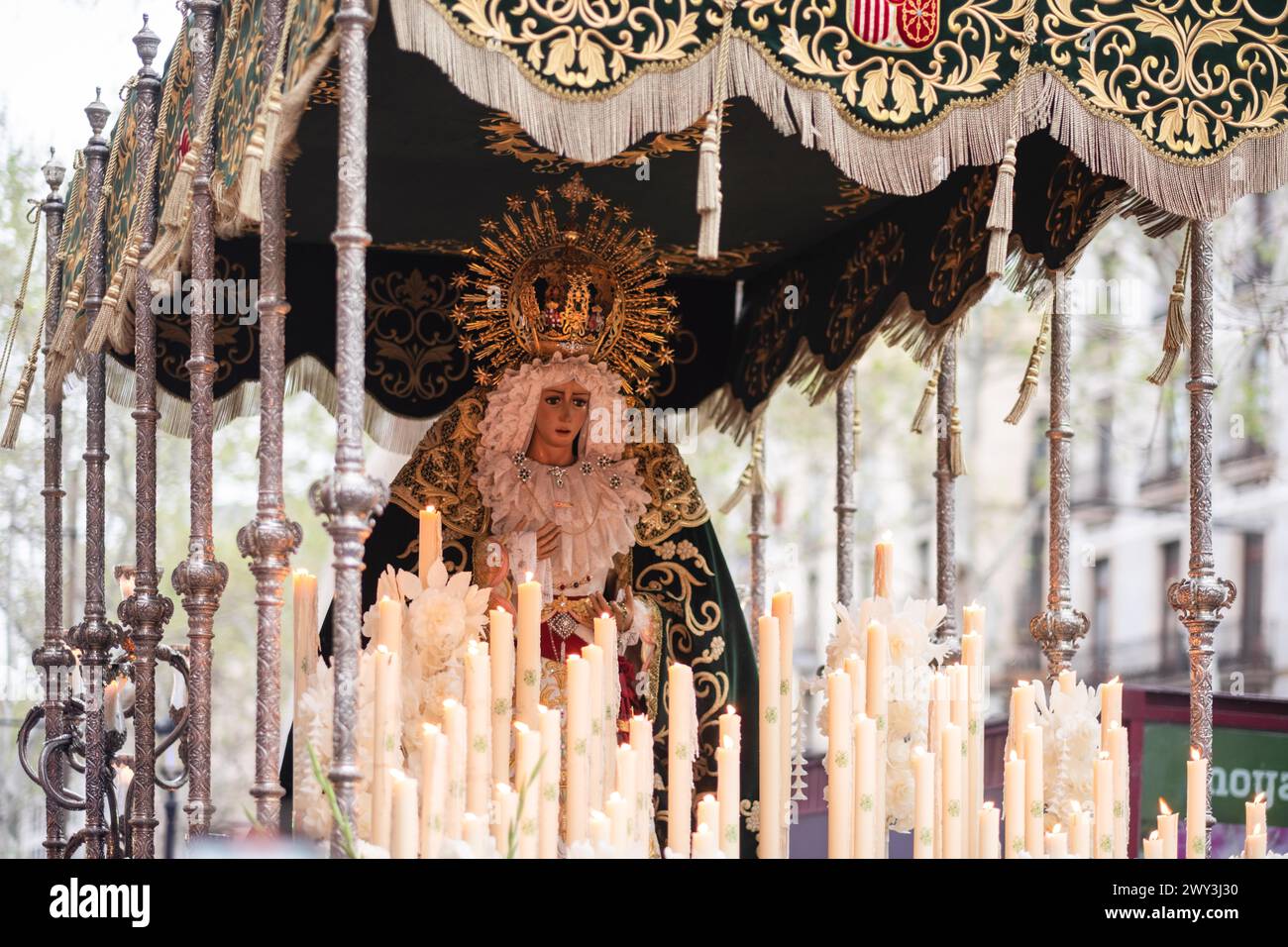 Barcelona traditional costume hi-res stock photography and images - Alamy